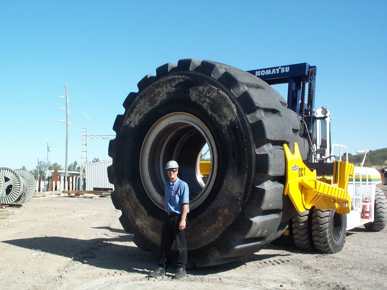 Komatsu Tyre Handler - 10 to 25 Tonne Capacity IC Engine Forklift
